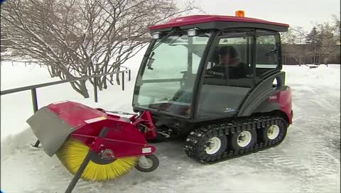 Toro® Groundsmaster® 7200 Polar Trac™ System - Toro Commercial Video